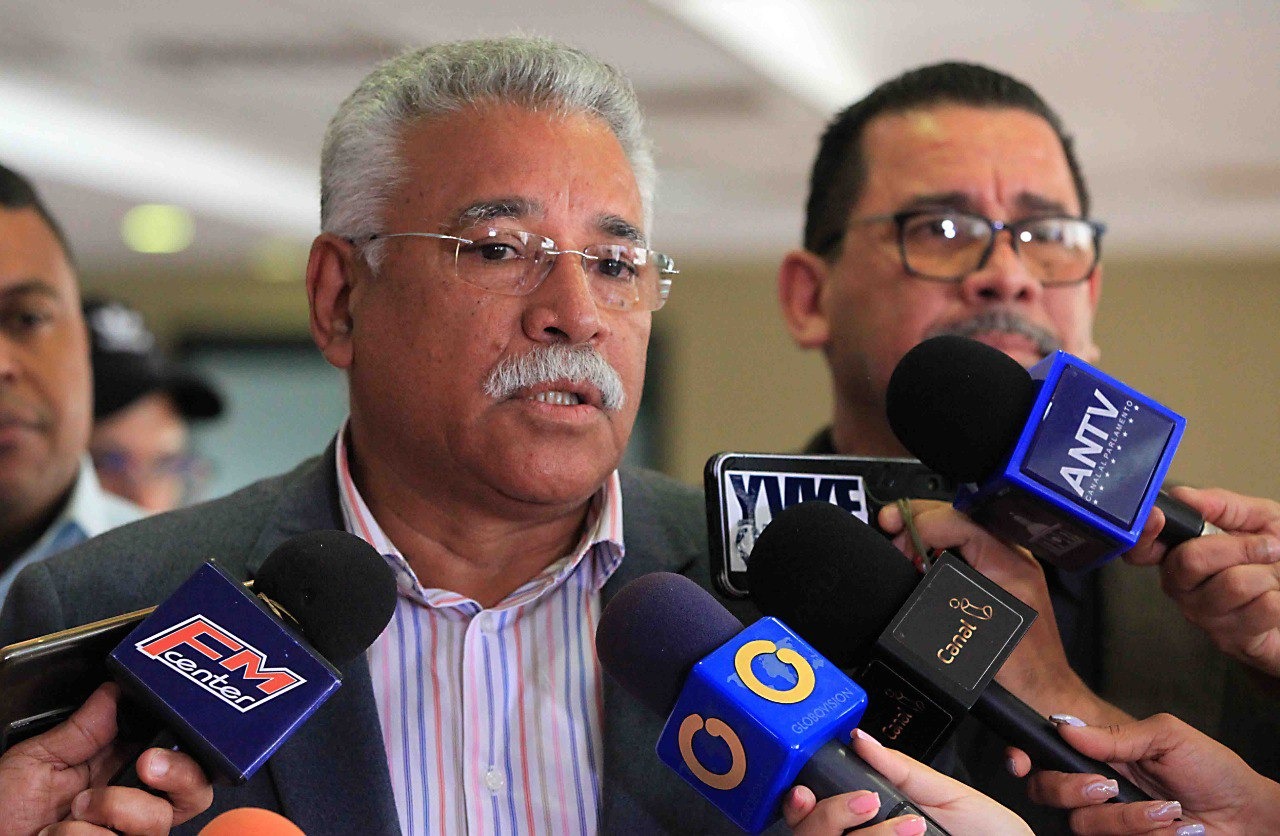 Ángel Rodríguez: “Despliegue militar de EEUU frente a las costas ...