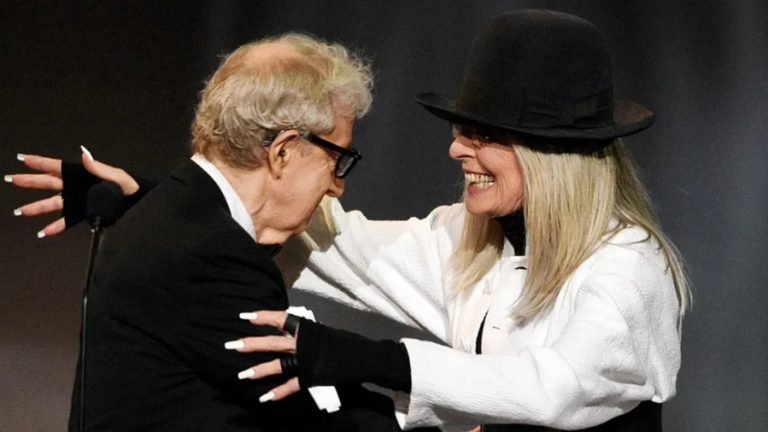 Woody Allen rinde homenaje a Diane Keaton: «Sin ella, este es un mundo ...
